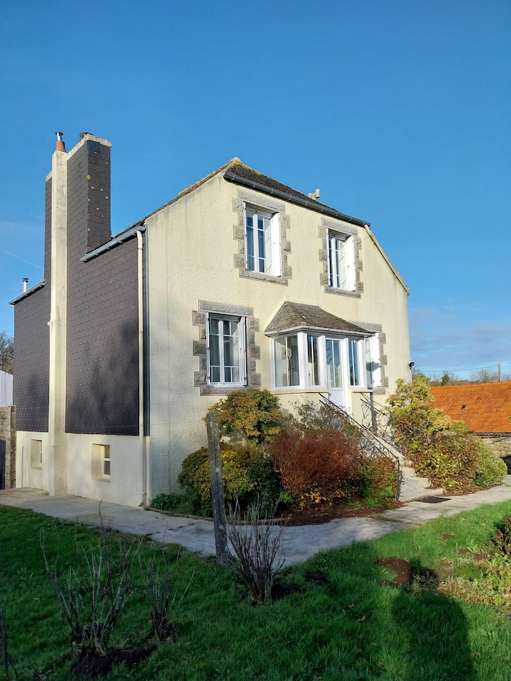Sur Le Chemin De Trédudon - Réservoir de Saint-Michel