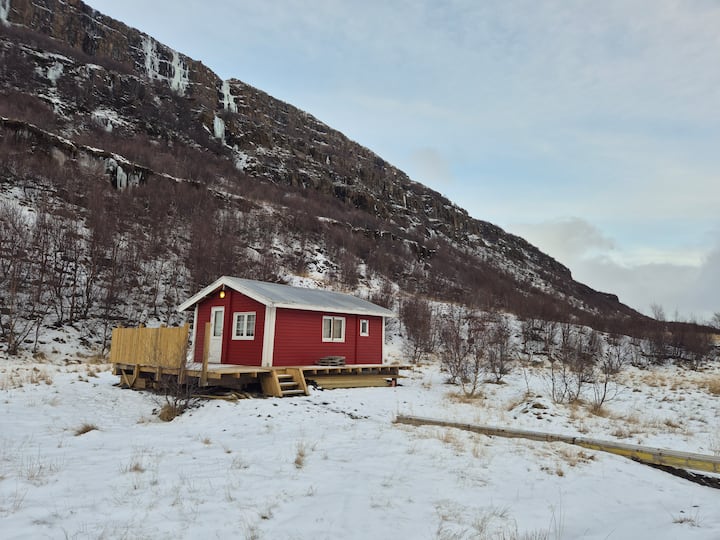 Hóls Cottage-red Cabin - Islande
