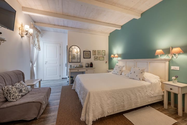 Double Room W/queen Size Bed + Breakfast Included - Bonassola