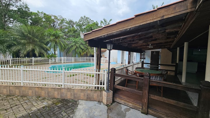 Casa Para 14 Pessoas Com Piscina Em Matinhos-pr - Matinhos