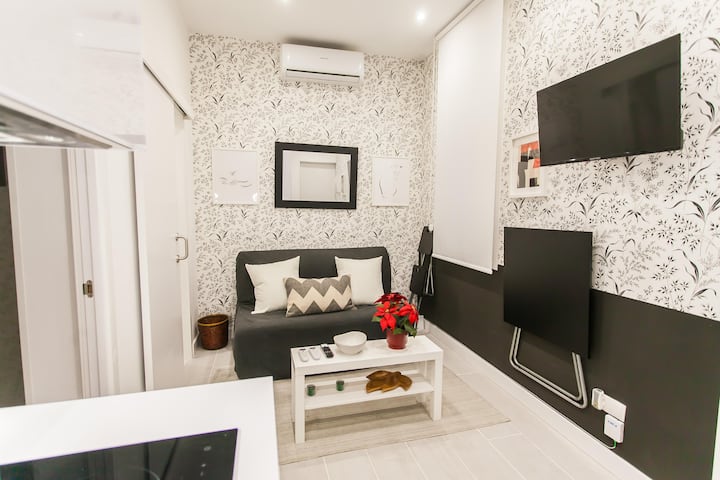 La Latina & Catedral San Francisco - In Madrid - Madrid