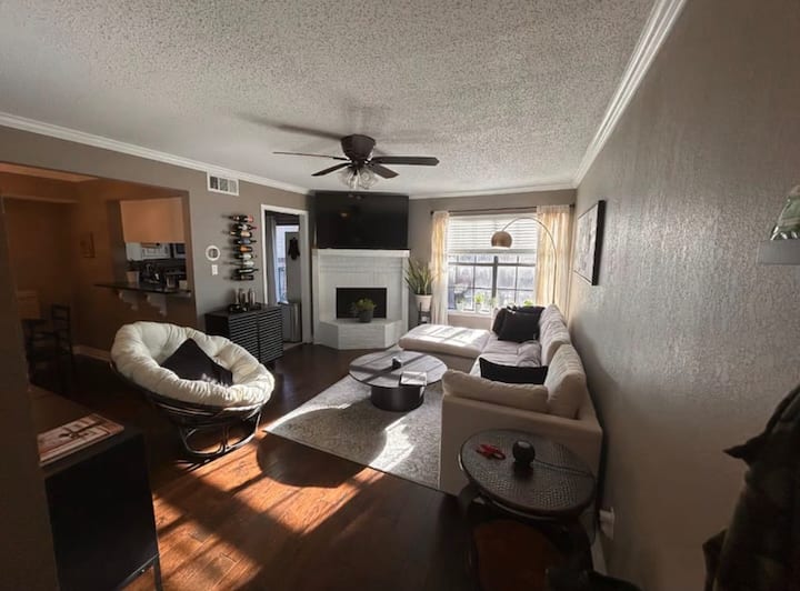 Centralized Shreveport 2br, 1.5 Ba Townhouse - Shreveport, LA