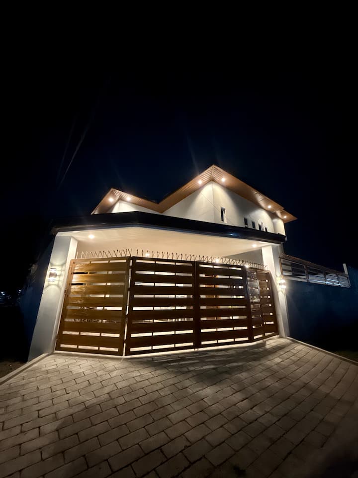 Entire Villa At The Heart Of Balibago Angeles City - Angeles