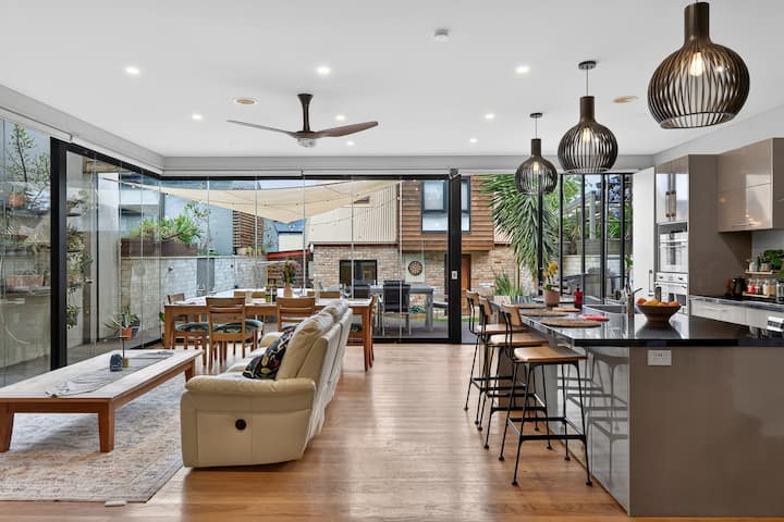 Room Near Cbd With Queen Bed & Shared Bathroom - Sydney