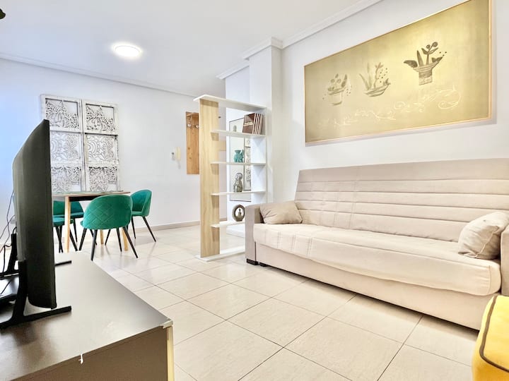 Beautiful 3bdr Apartment, 800 Meters To Sea & Port - Torrevieja