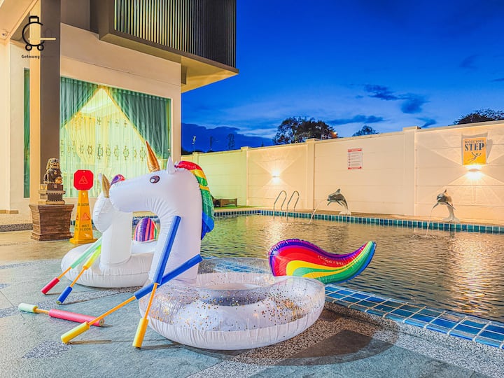 24 Pax | 5 Min To Cempedak Beach | Pool Bungalow - Kuantan