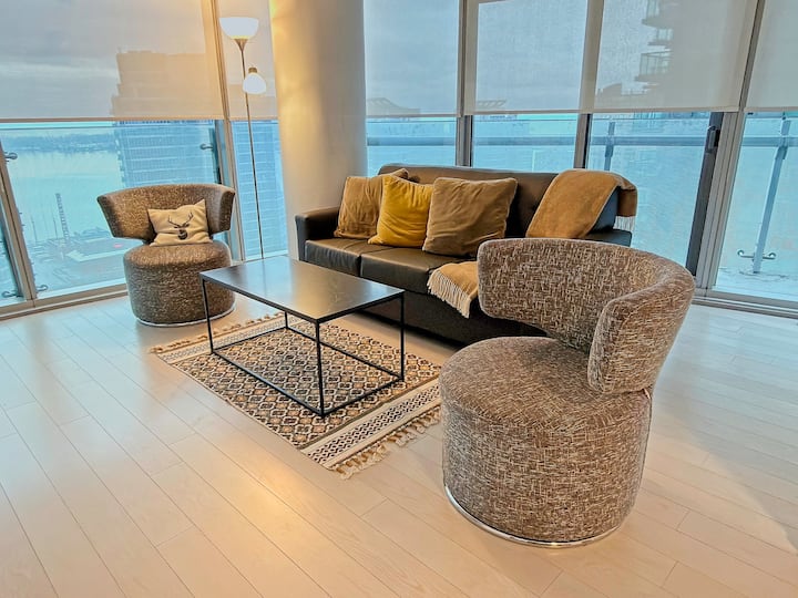 Central Toronto 3br Suite W/ Parking, Pool, Gym - Toronto