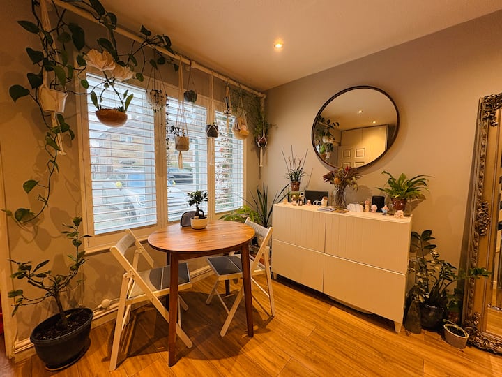 Stylish 2-bed House, Workspace & Easy City Access! - Beckenham