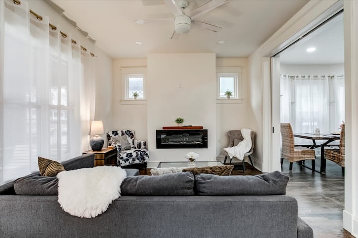 Centrally Located Home Escape-32nd - Kansas City, MO