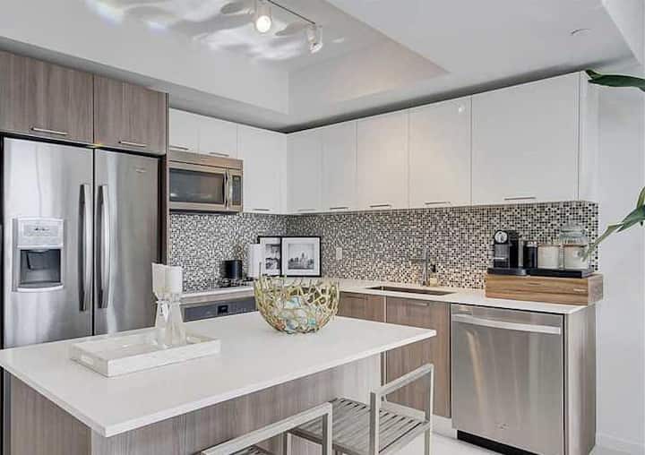 Modern 2br In The Heart Of Doral - Doral, FL