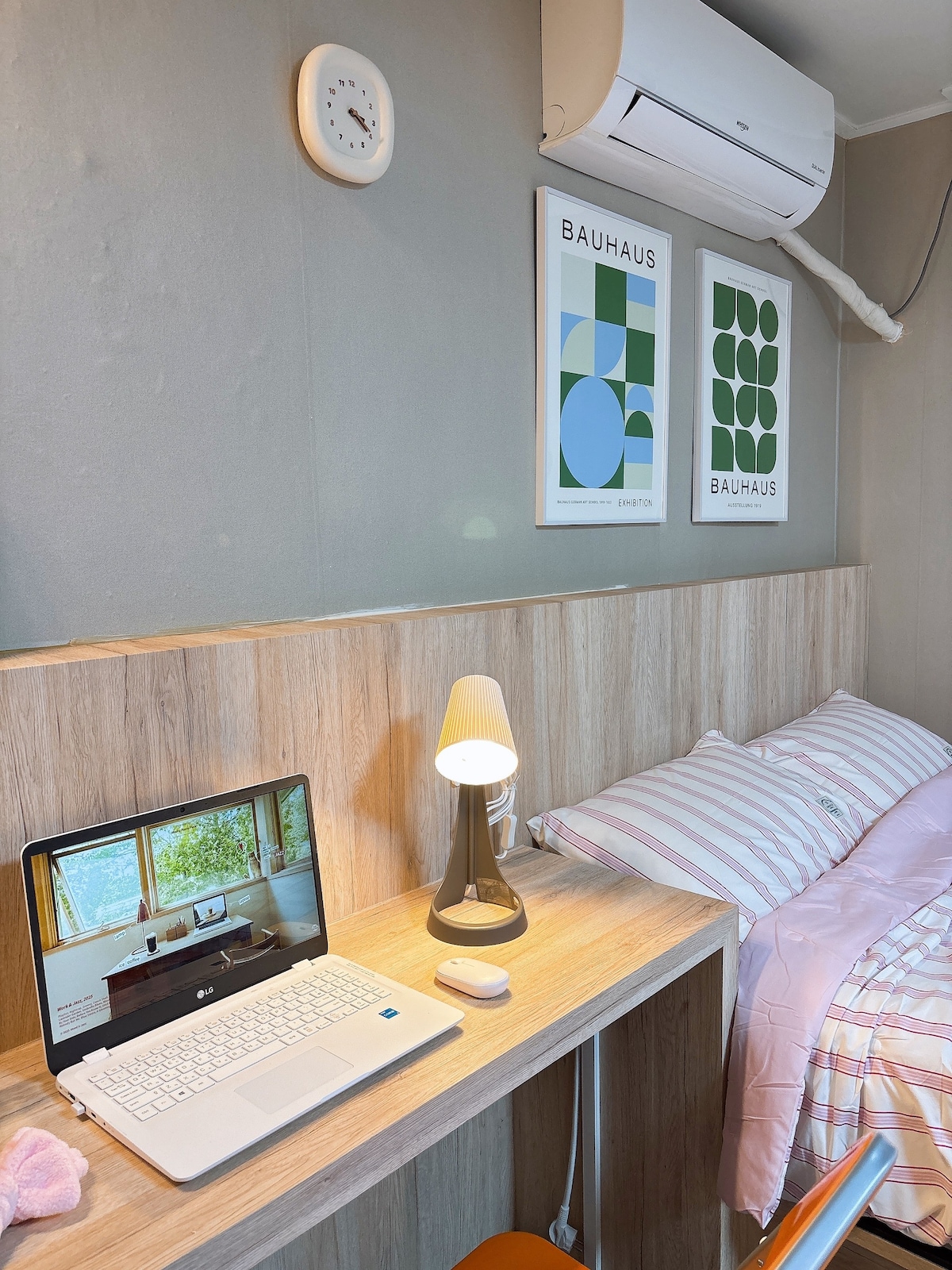 Suwon City Hall Station, Ingye-dong Large Space Queen Bed Room No. 504 ...