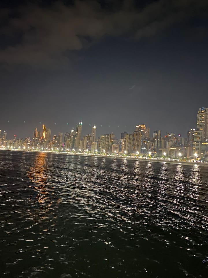 Seu Refúgio Em Bc! Perto Da Praia E Das Lojas! - Balneário Camboriú