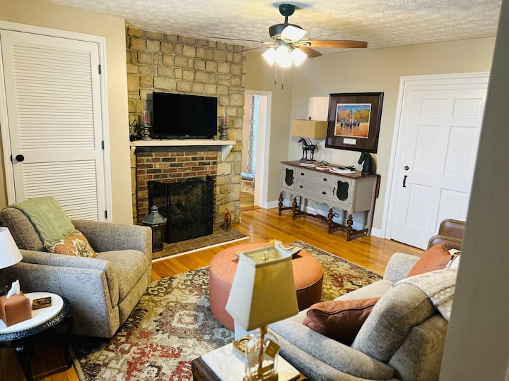 Horseshoe Cottage At Desmar Stables - Harrodsburg, KY