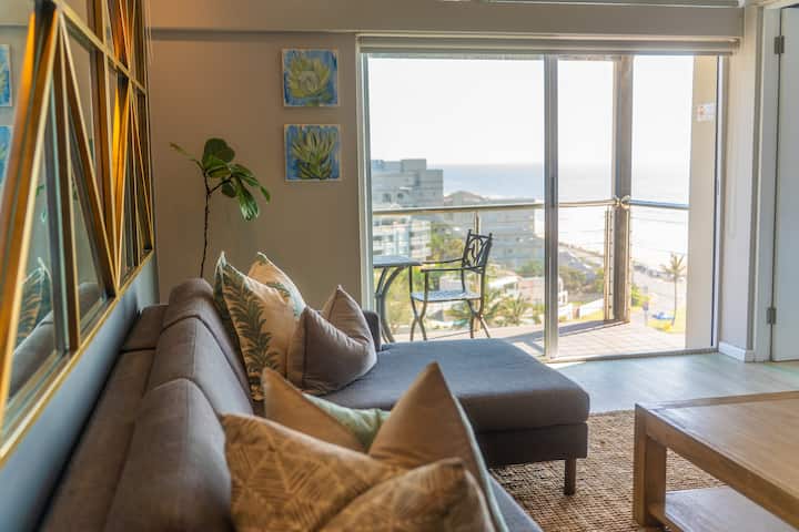 401 Umdloti Resort * Stunning Sea Views + Balcony - eMdloti