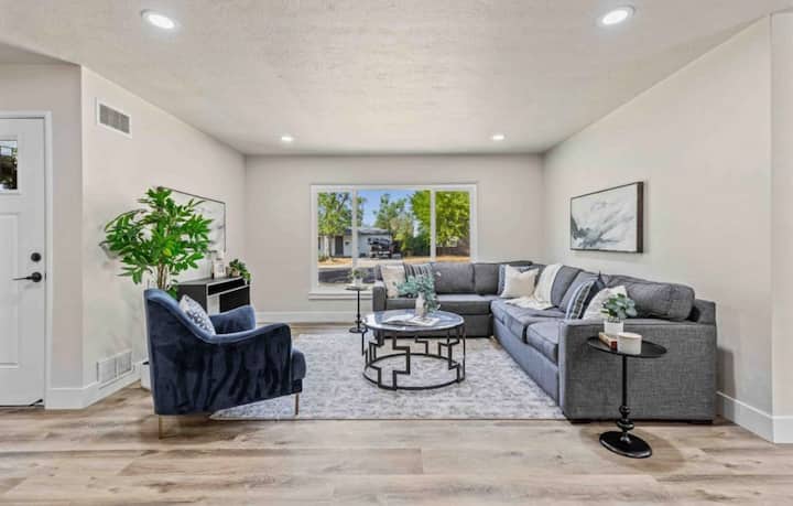 Entire Home - 4 Bedroom House In Heart Of Modesto - Modesto, CA