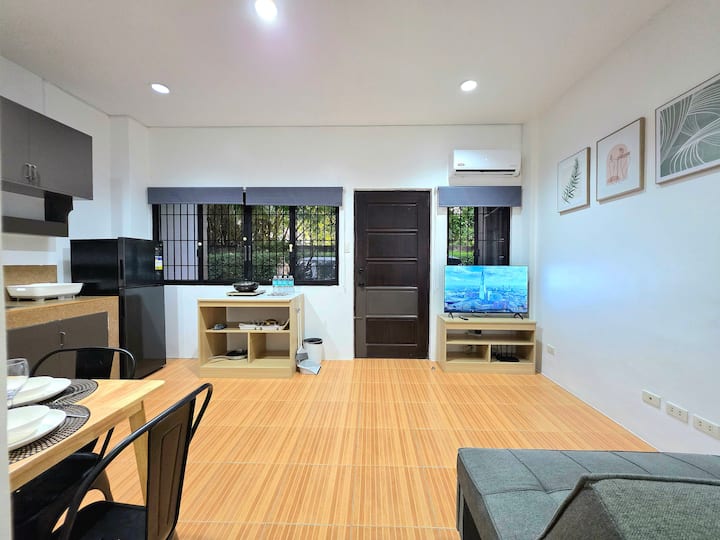 Townhouse 2 Br Unit Free Parking Near It Park - U6 - Cebu