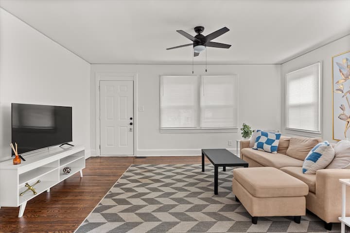 Charming Spartanburg Cottage • Minutes To Downtown - Spartanburg, SC