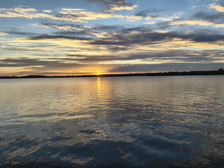 4/2 Modern Luxury Home On Pistakee Lake With Pool - Fox Lake, IL