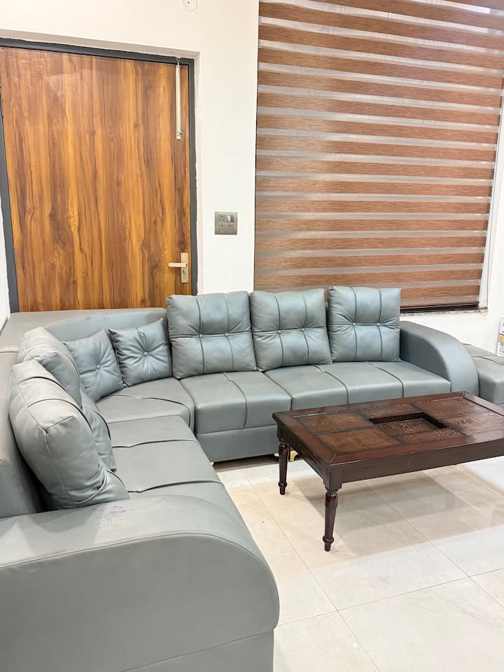 The Serene Abode | Peaceful Luxury Stay. - Ghaziabad