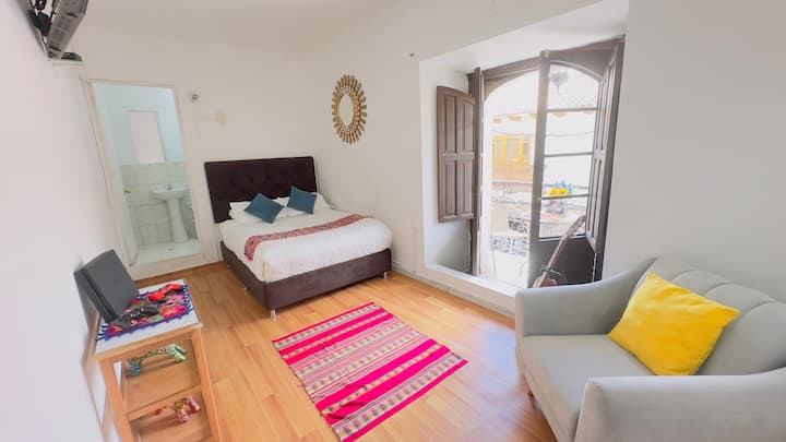 Habitación Céntrica Con Balcón En Casona Cusqueña - Cusco