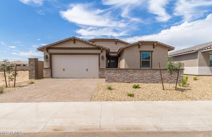 Warm And Inviting Home - Avondale, AZ