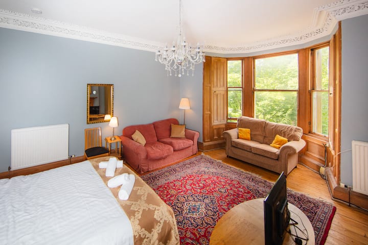 4 Bdrm Cosy Apartment By The Meadows - Edimburgo