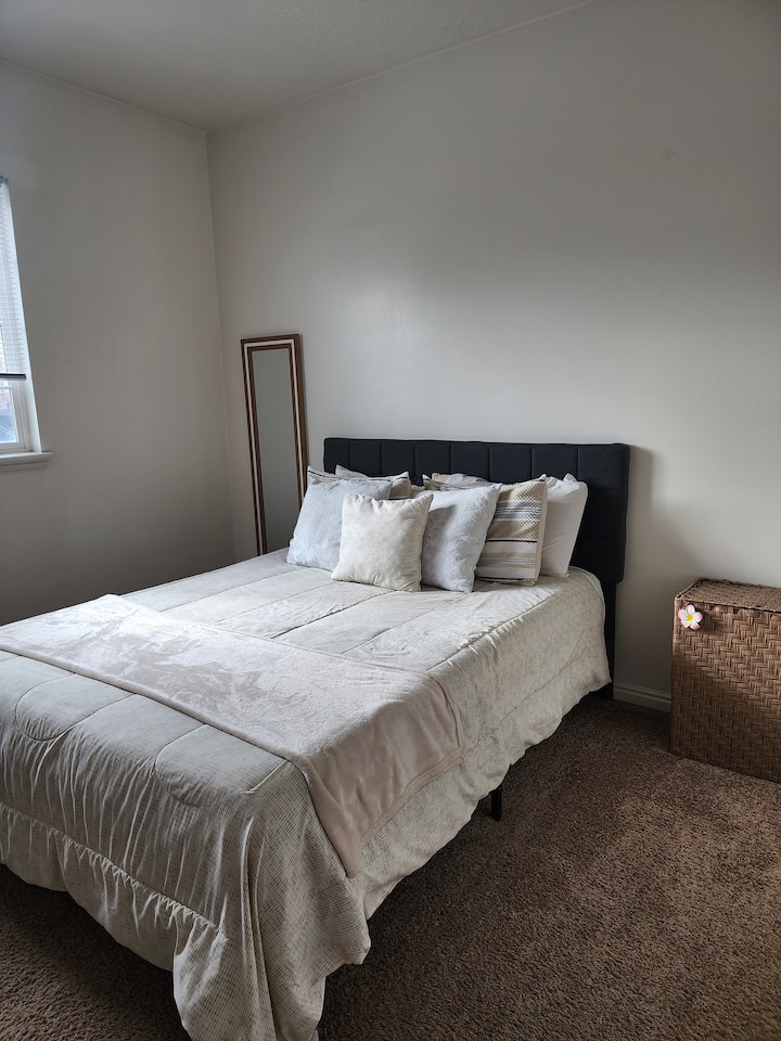 Cozy 1-bedroom Apartment In The Heart Of Rexburg - Rexburg, ID