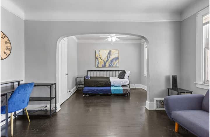 Family Getaway In Detroit - Detroit