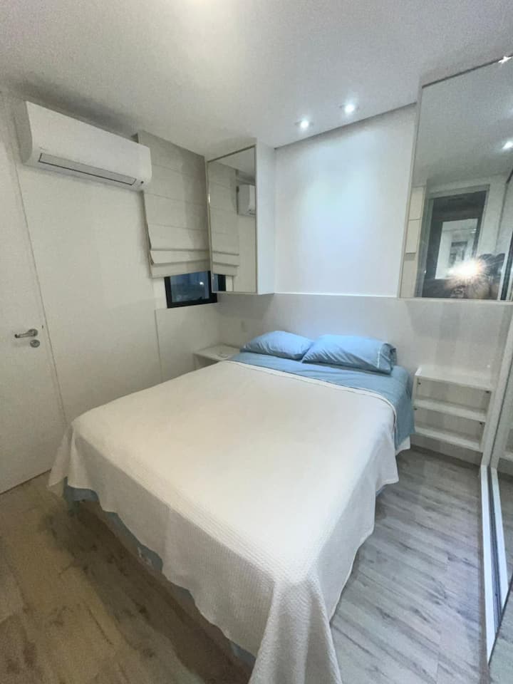 Apartamento Climatizado Com 3 Quartos E Garagem. - Brasília