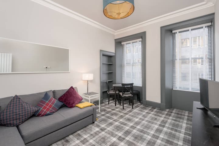 Cosy Royal Mile Escape – Modern 1-bed Flat - Edimburgo