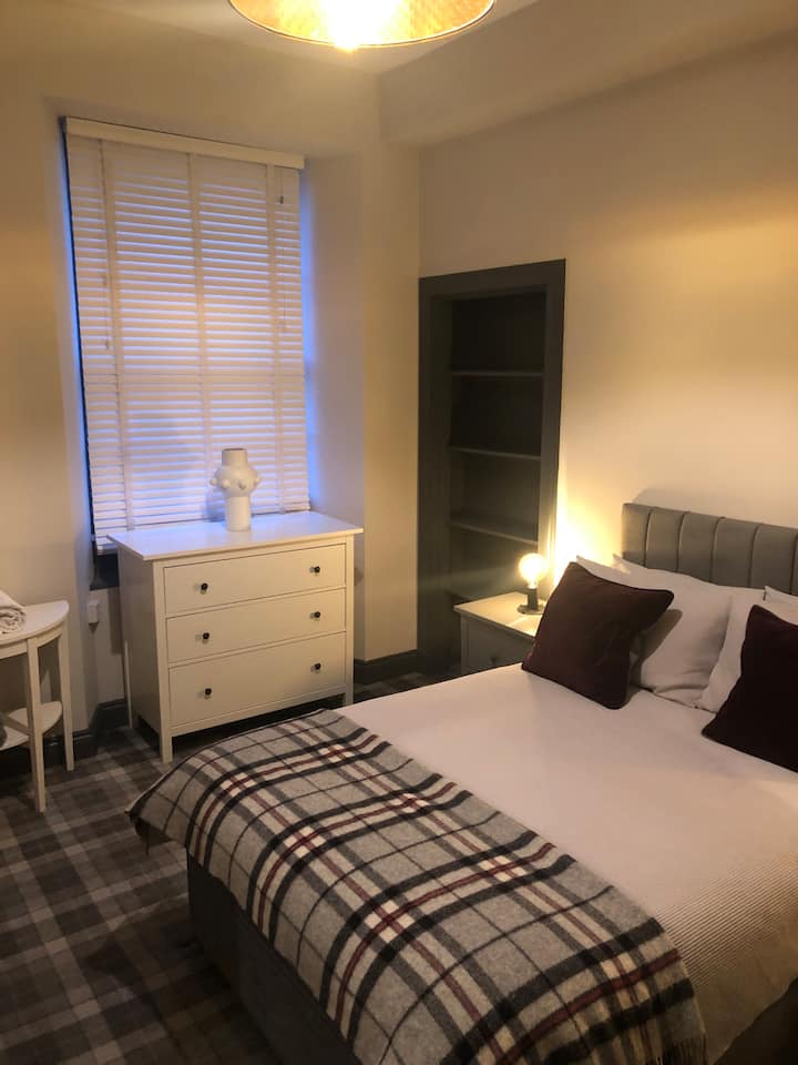 Cosy Royal Mile Escape – Modern 1-bed Flat - Edinburgh