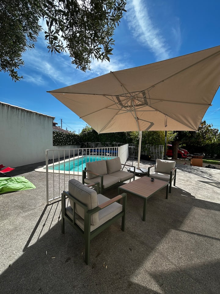 Villa 3 Chambres 8 Places, Piscine Et Jardin Privé - Rognac