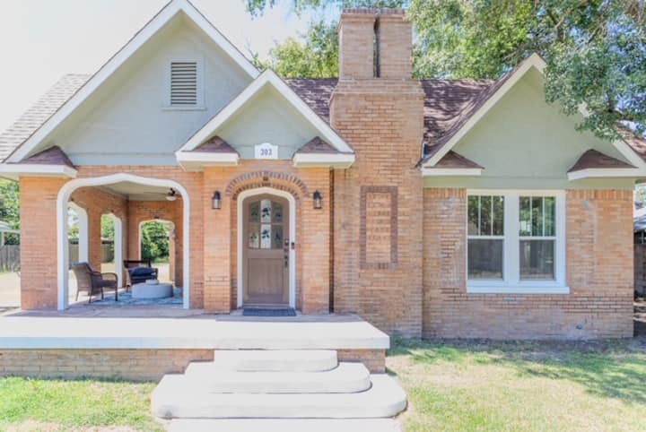 The Bunny Bungalow - Atlanta State Park, Atlanta