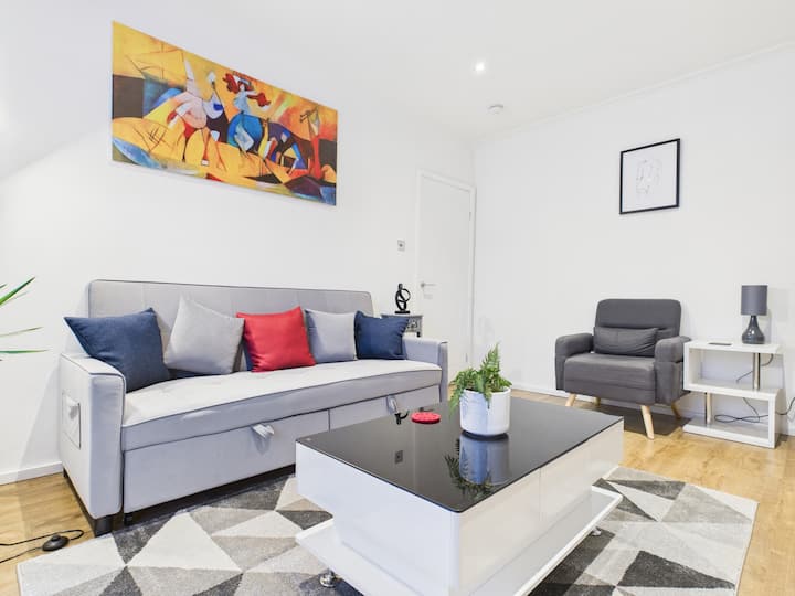 Barton Heights, Centrally Located Modern Apartment - Tewkesbury