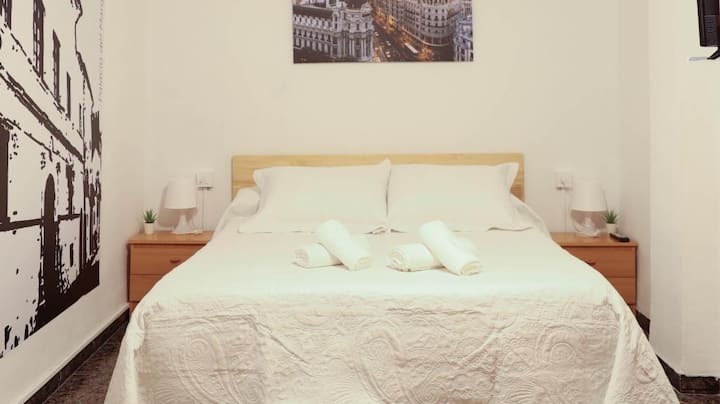 Matrimonial. Baño Privado - Catí