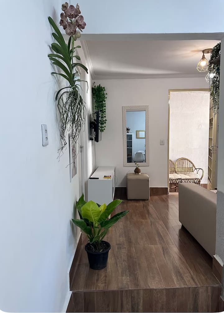 Microcasa Charmosa - 2/4 Com Ar - Em áRea Nobre - 