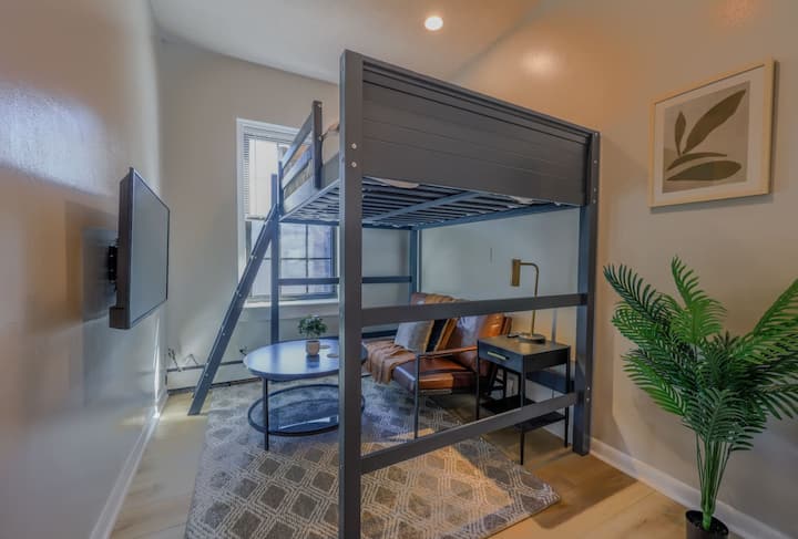 Cozy Studio In The South End - Boston, MA