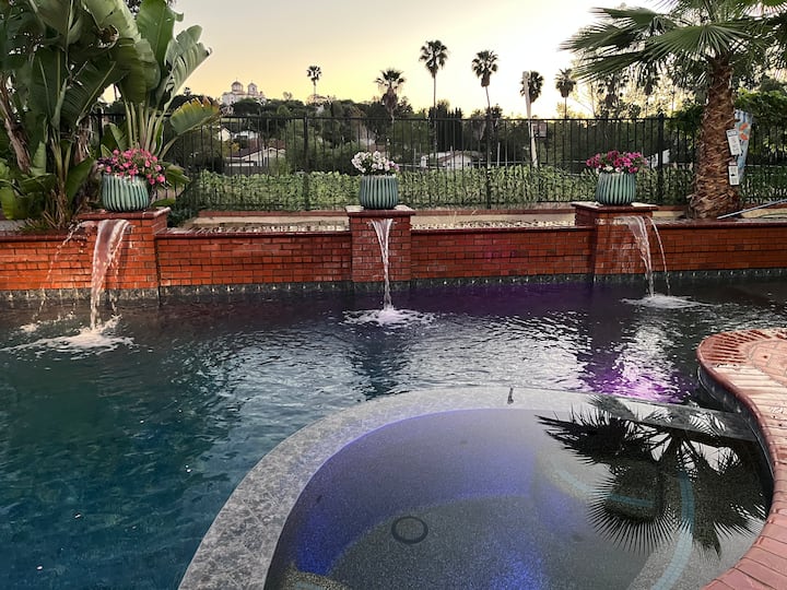 Villa House Private Pool And Jacuzzi, Entire Home. - San Marcos, CA