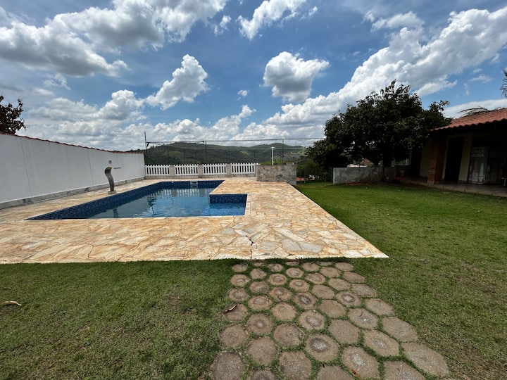 Casa Com Piscina - Amparo