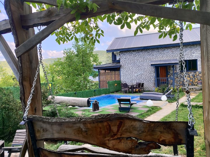 Muhteşem Manzaralı Taş Ev - Sapanca