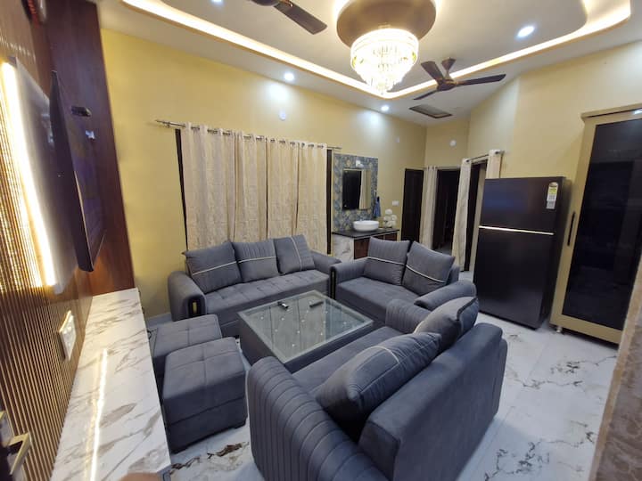 Enjoy Your Stay At F/f 2 Bhk Near Jammu Airport. - Jammu