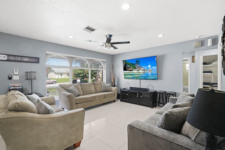 Barefoot Bungalow - 3 Br Pool Home With Hot Tub - Port St. Lucie, FL