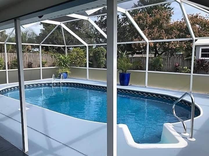 Barefoot Bungalow - 3 Br Pool Home With Hot Tub - Port St. Lucie, FL