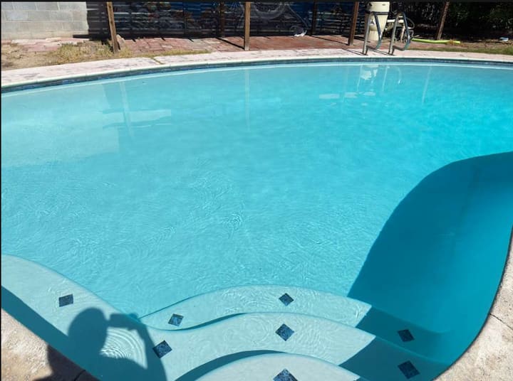 13 Mins Away From Strip/9 Beds, Pool And Backyard - Las Vegas, NV