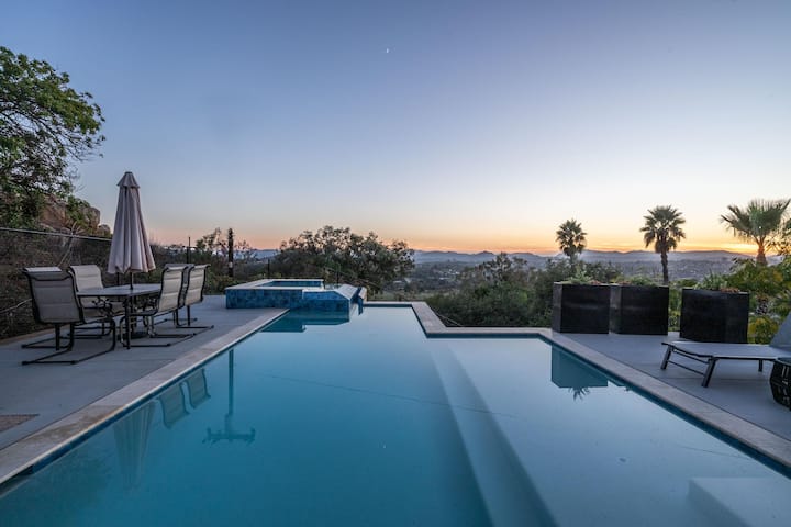 Perched On A Hillside: Amazing Views W/pool & Spa! - Escondido