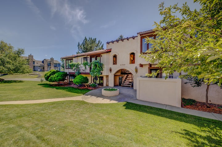 Cute & Cozy 2br, 1 Ba Condo — Fully Furnished! - Casper, WY