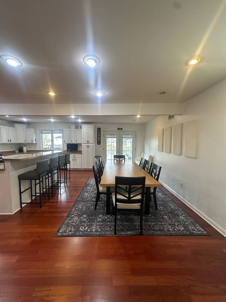 30 Minutes From Michigan Stadium - Sleeps 10+ - Chelsea, MI