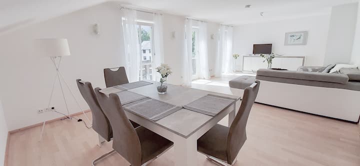 Moderne Ferienwohnung Alpenpanorama Partenkirchen - Grainau