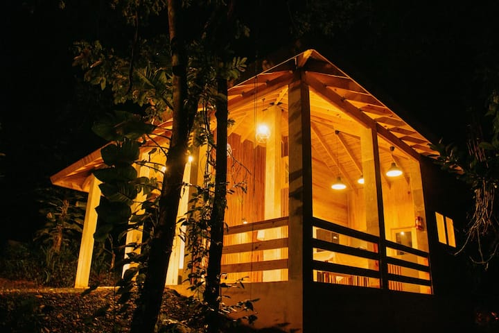 Wild Cabin @ El Yunque Zone / 5 Gst. - Puerto Rico