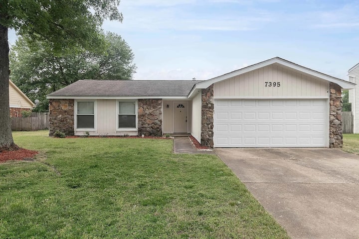 Comfort Home In Memphis Ideal For Families - Germantown, TN